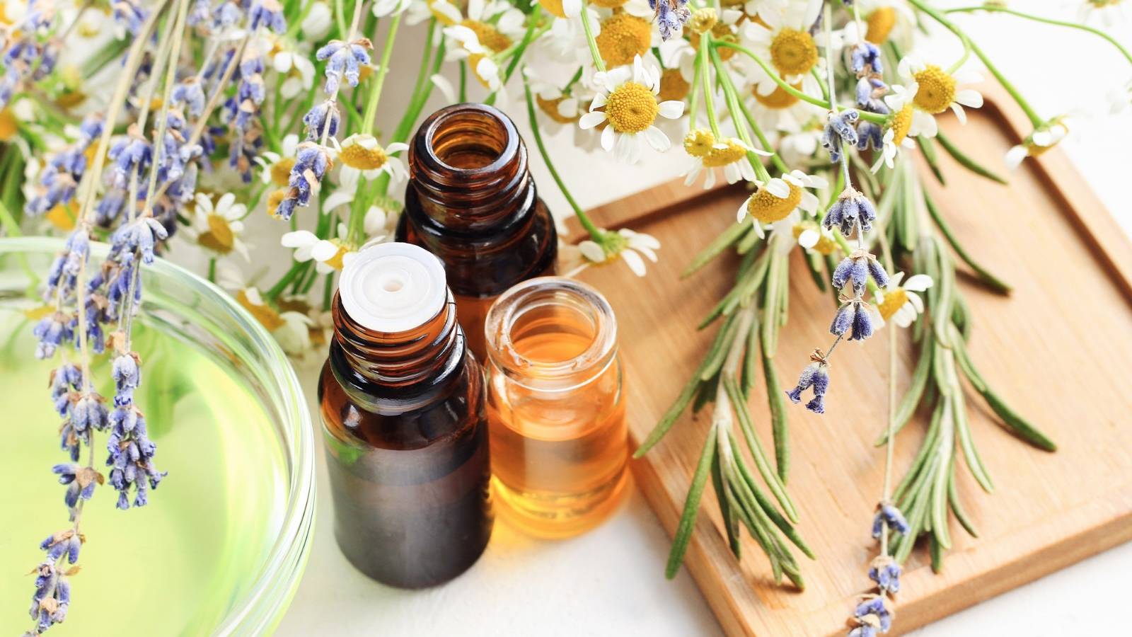 Essential Oil Poisoning In Kids: Symptoms And Warnings