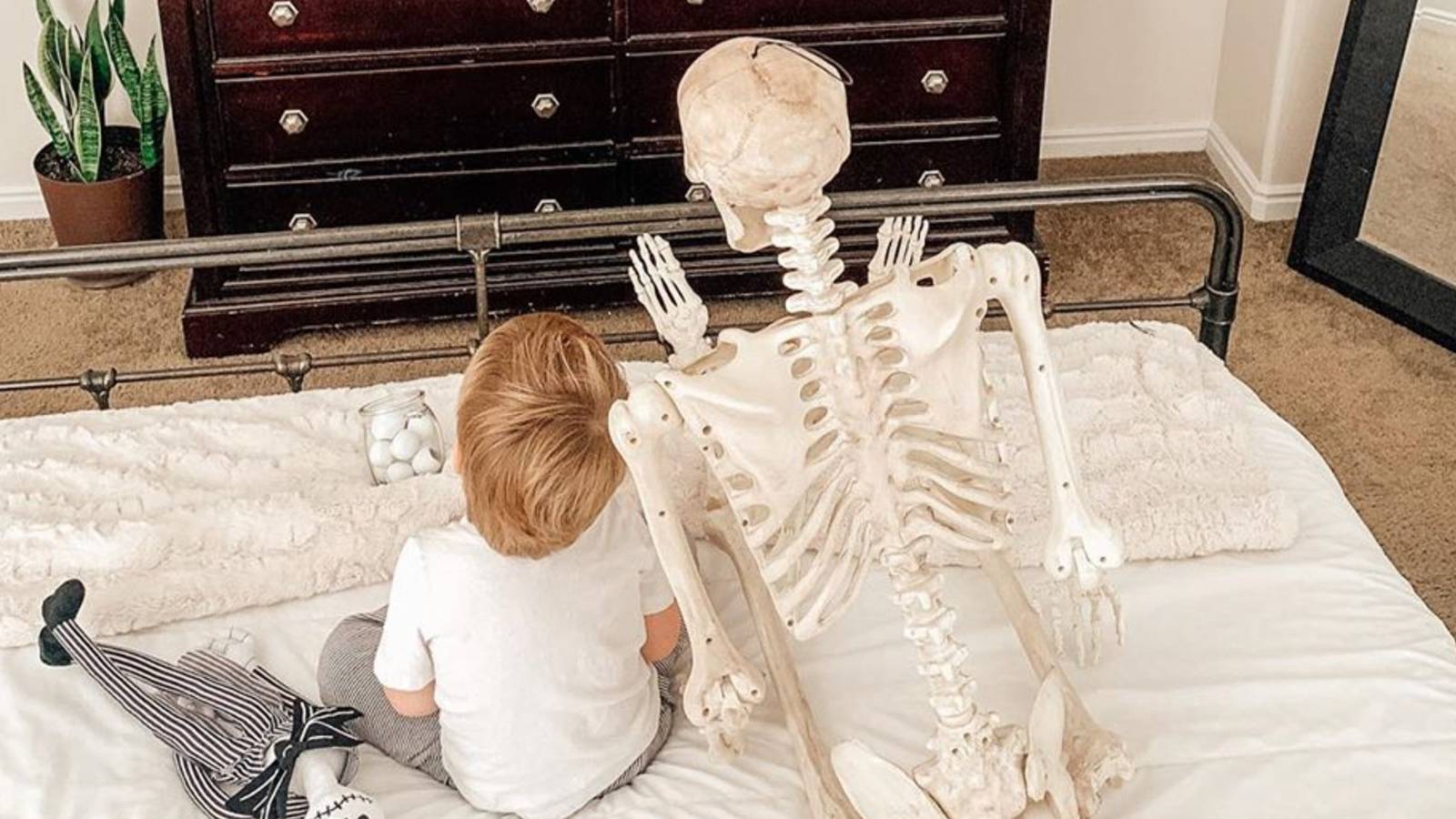 Toddler's BFF Is A Skeleton